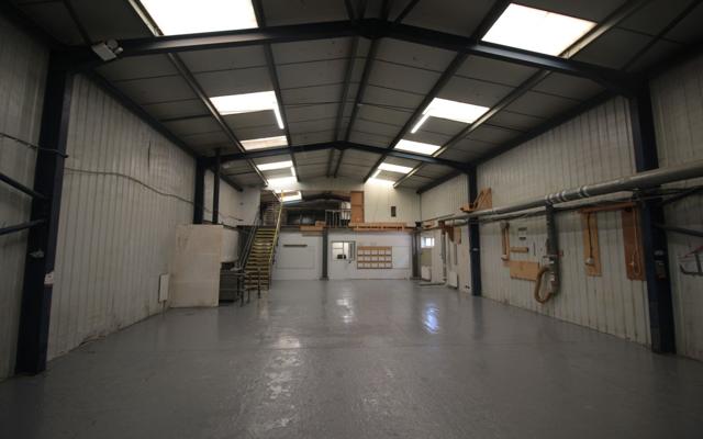 Commercial Property Rotherham - light-industrial-unit-to-let-with-7 ...
