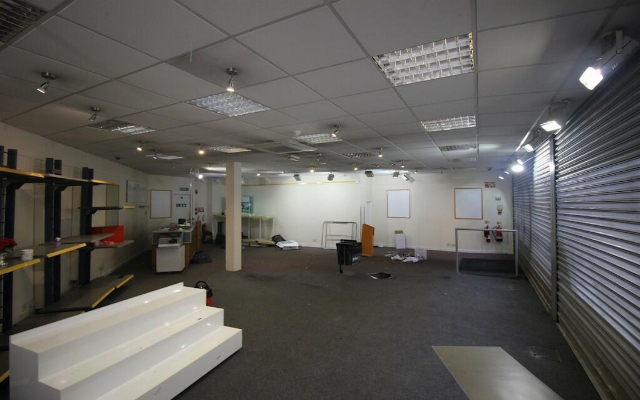 Commercial Property Rotherham - prime-retail-unit-with-highly-prominent ...